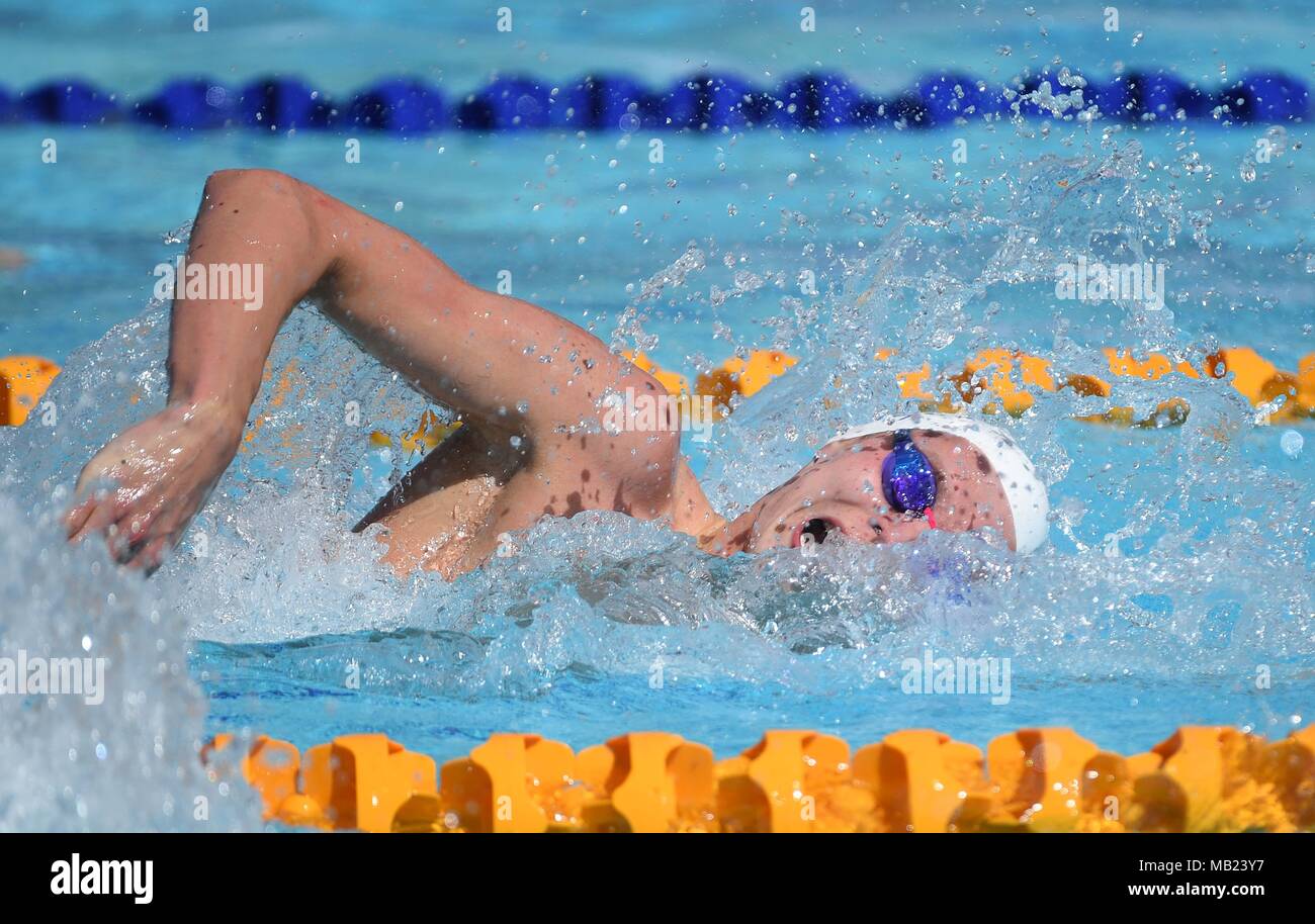 Mens 200m freestyle hi-res stock photography and images - Alamy