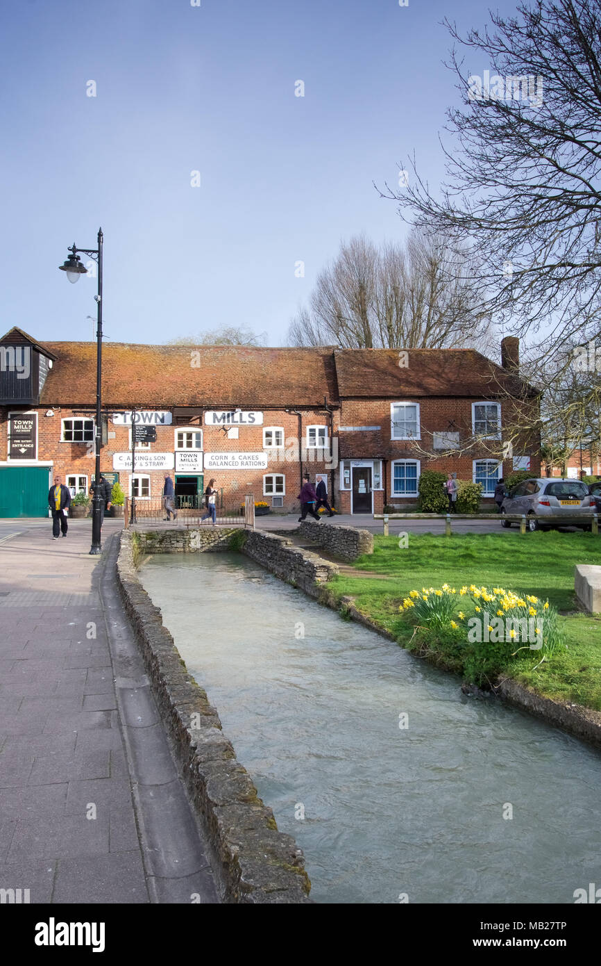 Andover, Hampshire, UK. 6th April, 2018. UK Weather: A beautiful spring ...