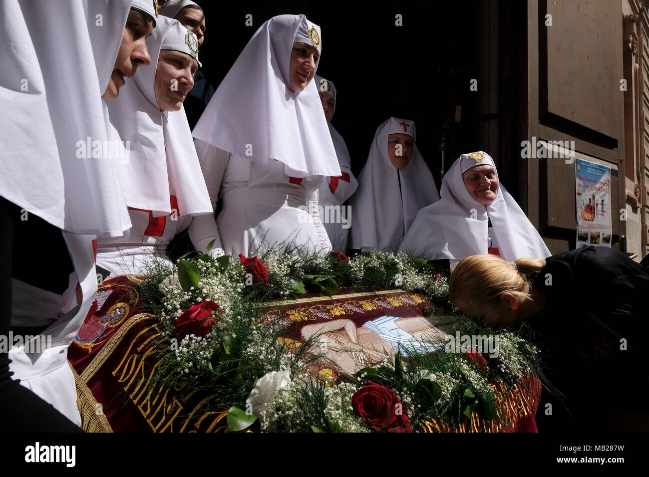 Jerusalem, Israel 6th April 2018: An Eastern Orthodox pilgrim kissing ...