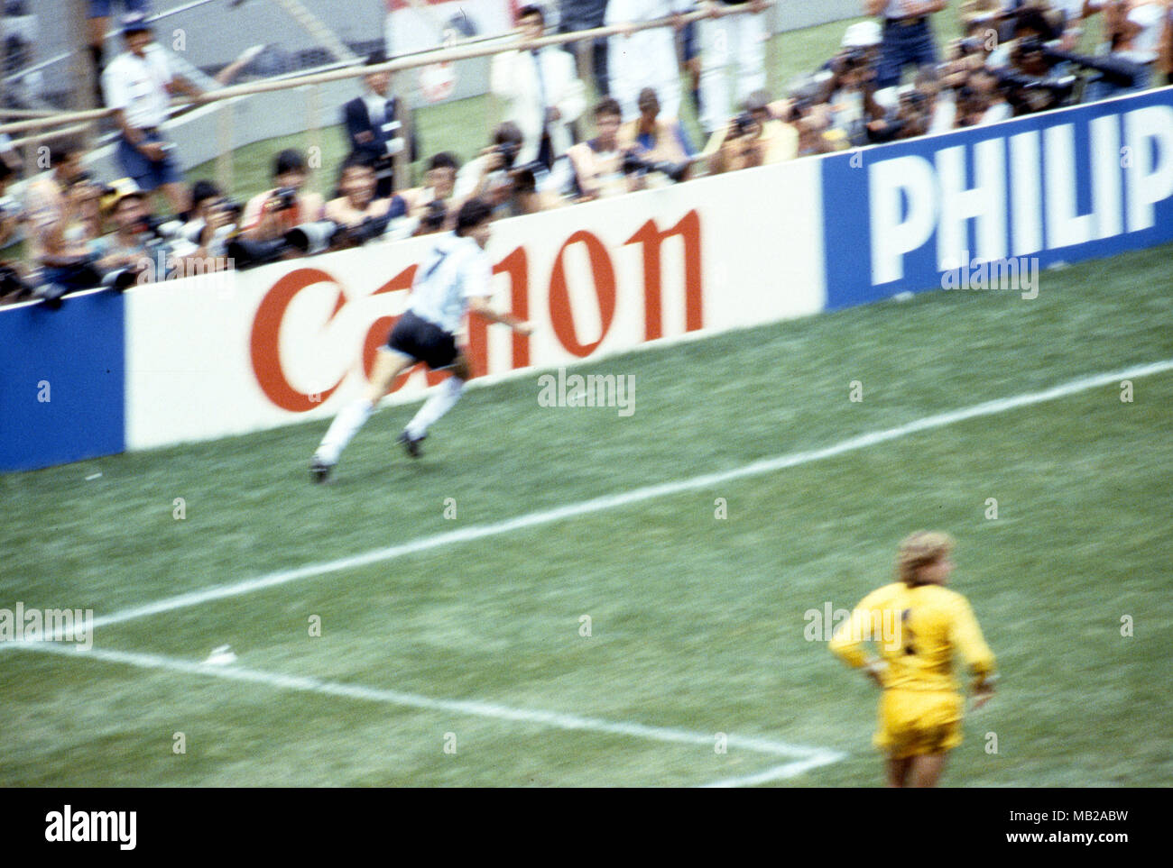 Azteca Stadium 1986 Score High Resolution Stock Photography and Images ...