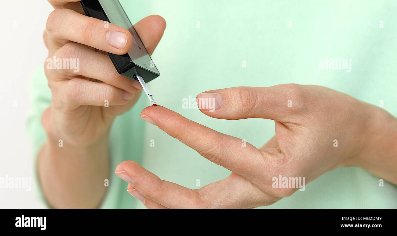 Female patient hospital blood sample hi-res stock photography and ...