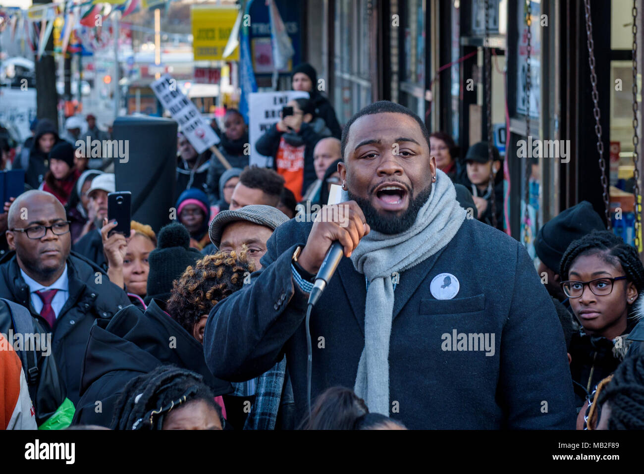 Nyc man cop off duty hi-res stock photography and images - Alamy