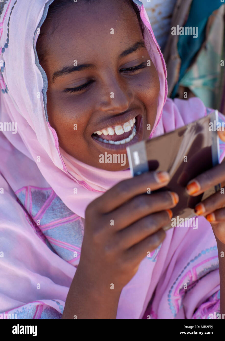 Smiling somali girl hi-res stock photography and images - Alamy