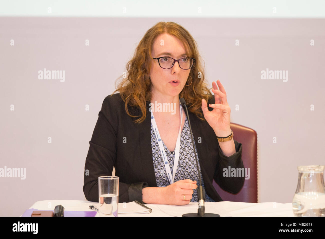 Dr jennifer thomson hi-res stock photography and images - Alamy