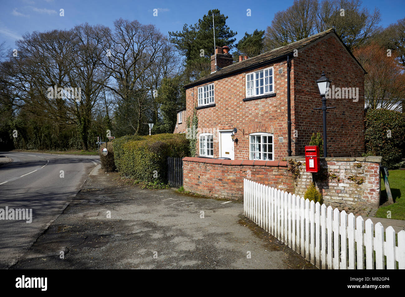 Small brick built cottage Mobberley, Knolls Green Village, Knutsford ...