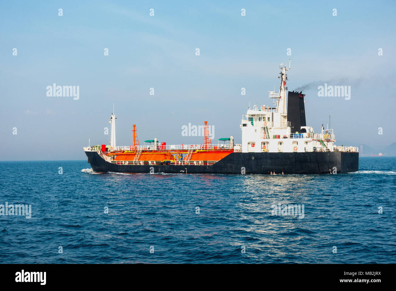 Liquid shipping container hi-res stock photography and images - Alamy