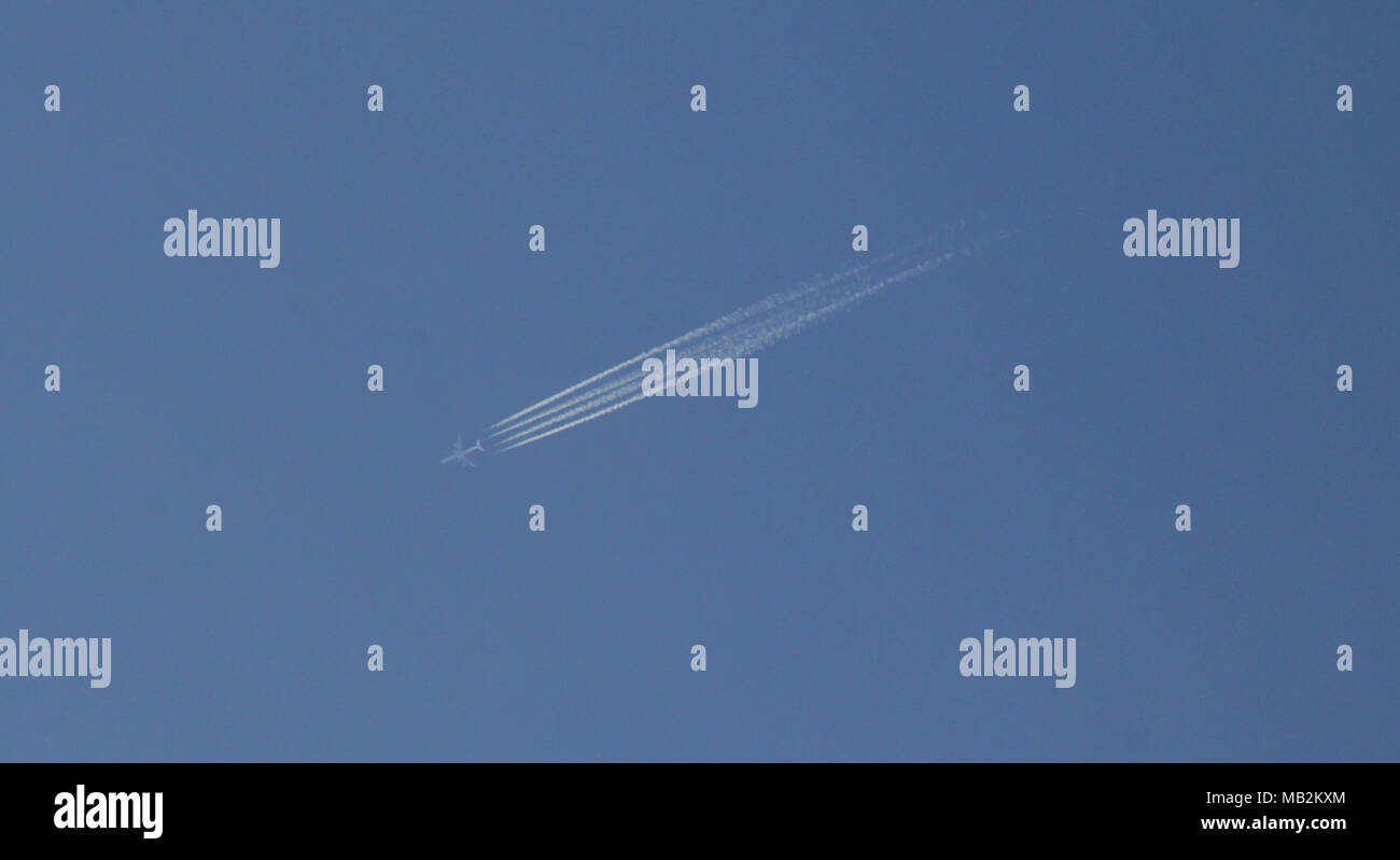 Short but wide and multiple contrails in the Distance from a single ...