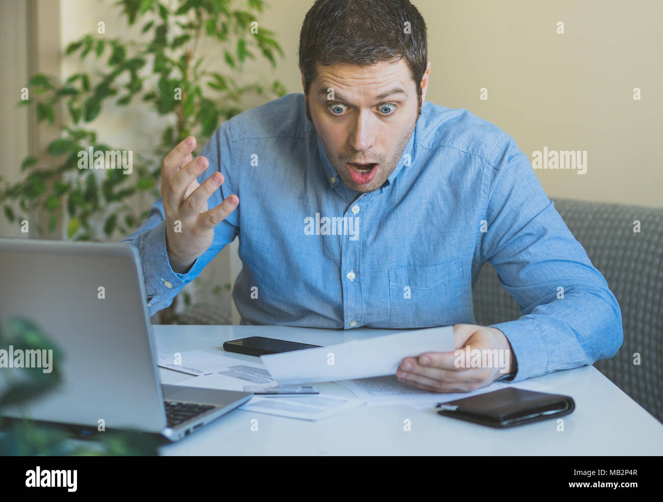 Indignantly hi-res stock photography and images - Alamy