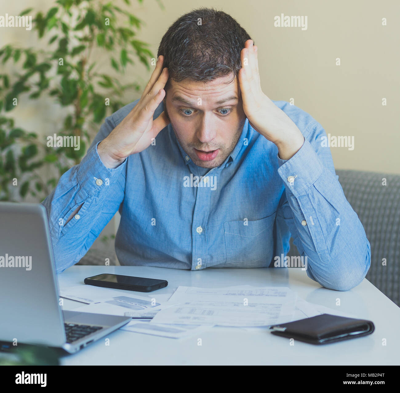 Indignantly hi-res stock photography and images - Alamy