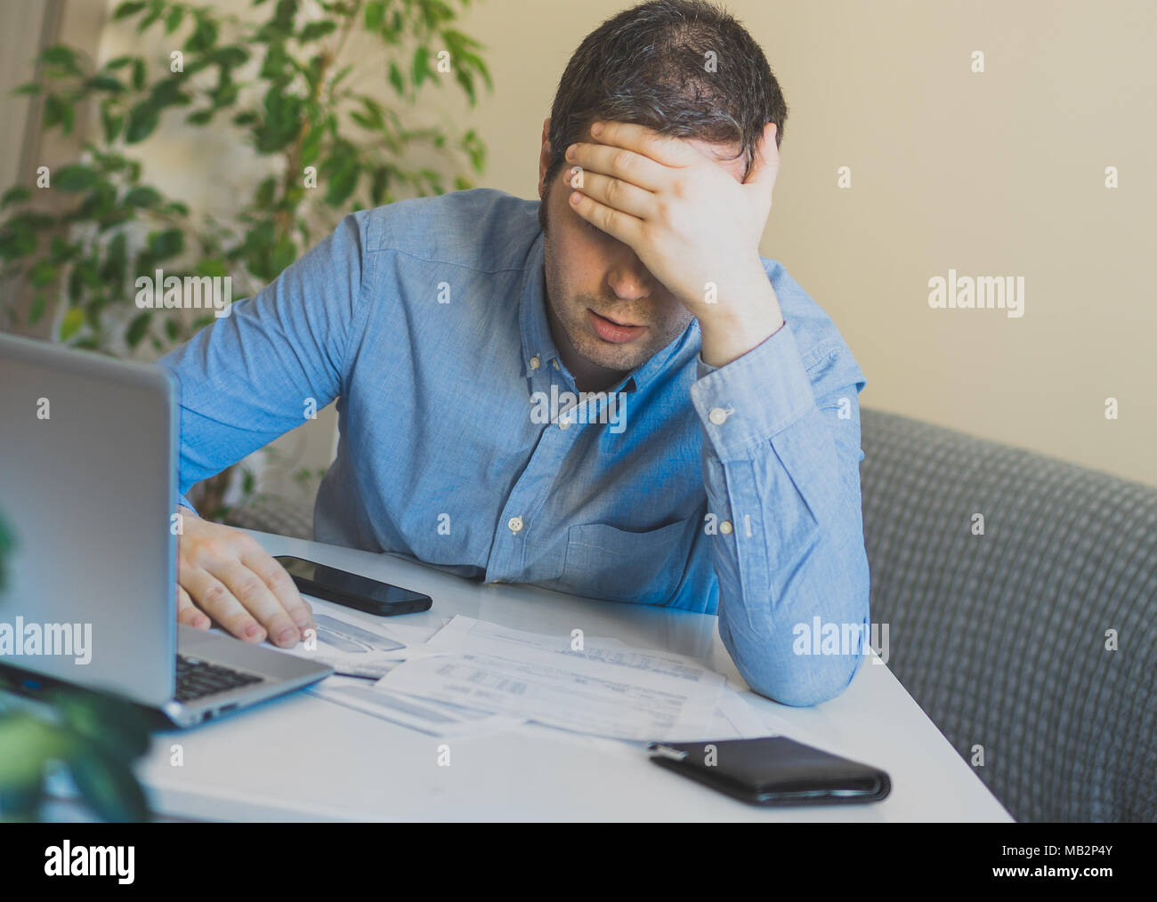 Indignantly hi-res stock photography and images - Alamy
