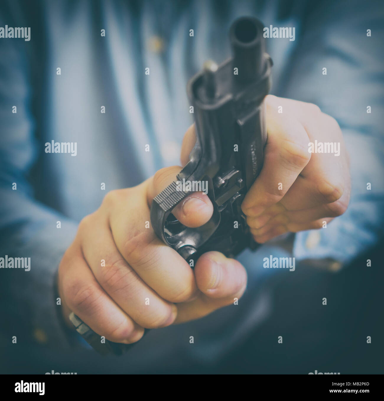Reloading Stock Photos & Reloading Stock Images - Alamy