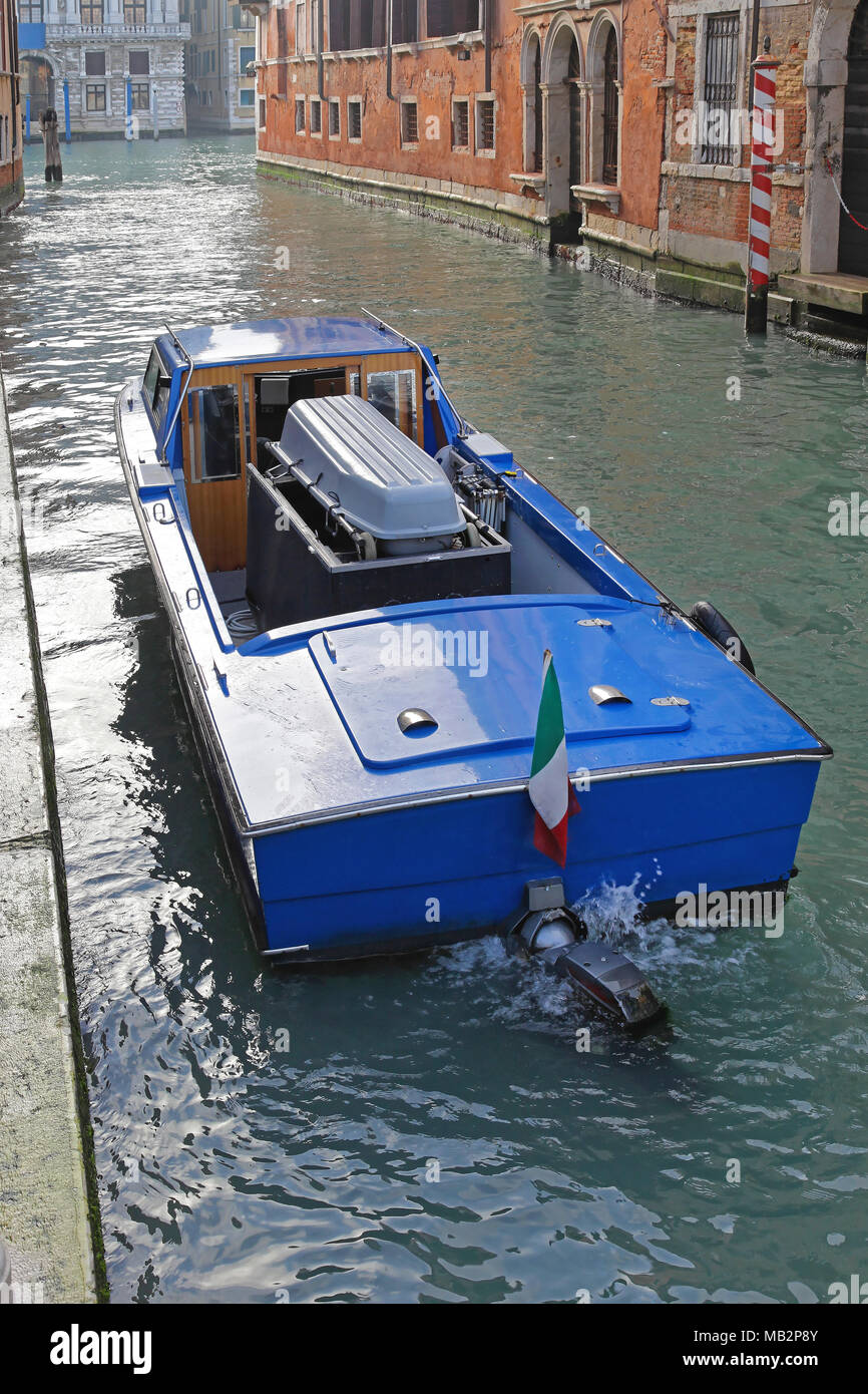 Funeral boat venice hi-res stock photography and images - Alamy