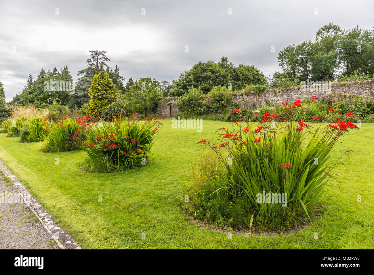 Gardenscape hi-res stock photography and images - Alamy