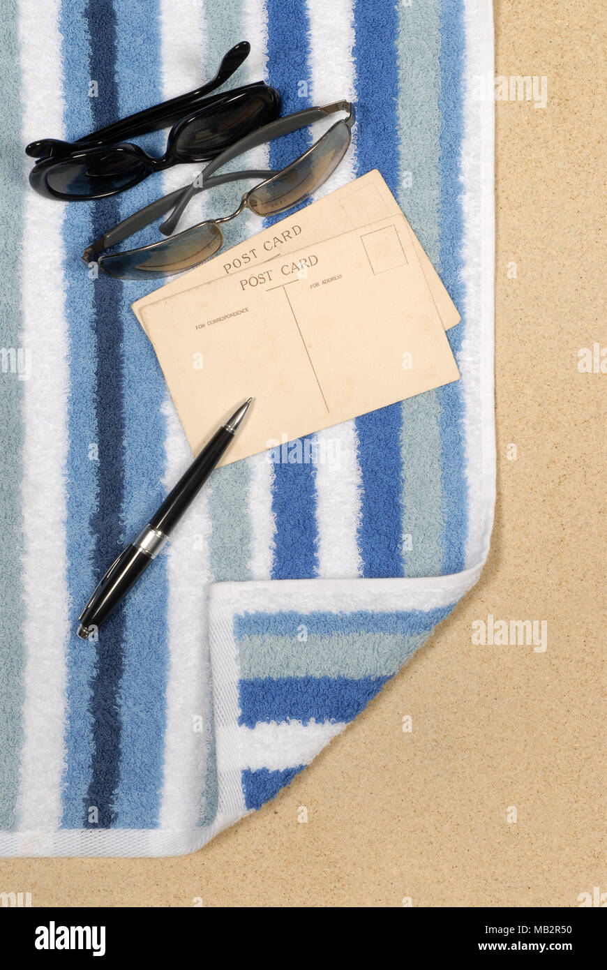 Vintage beach postcards hi-res stock photography and images - Alamy