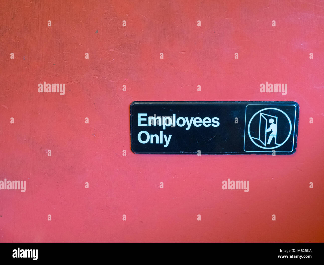Employees only sign hi-res stock photography and images - Alamy