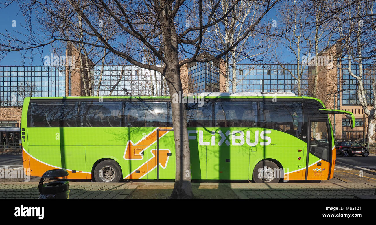 International bus station hi-res stock photography and images - Alamy