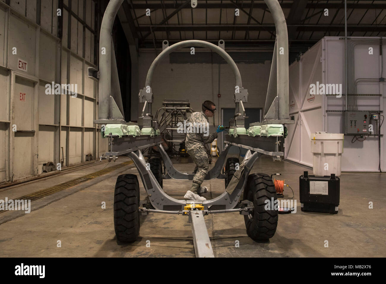 Magnetic particle inspection hi-res stock photography and images - Alamy