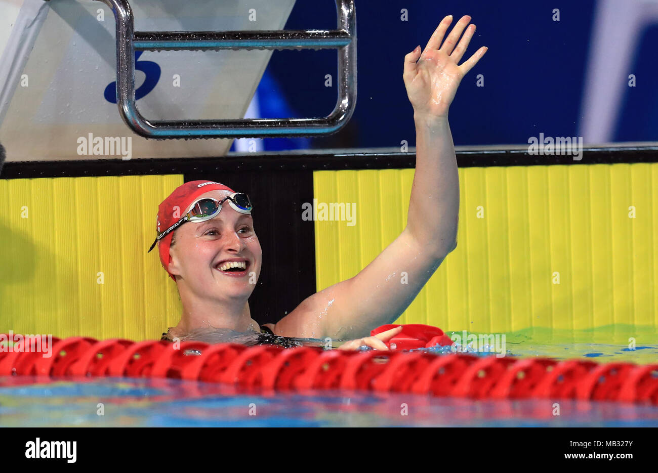 England's Sarah Vasey celebrates winning gold in the Women's 50m ...