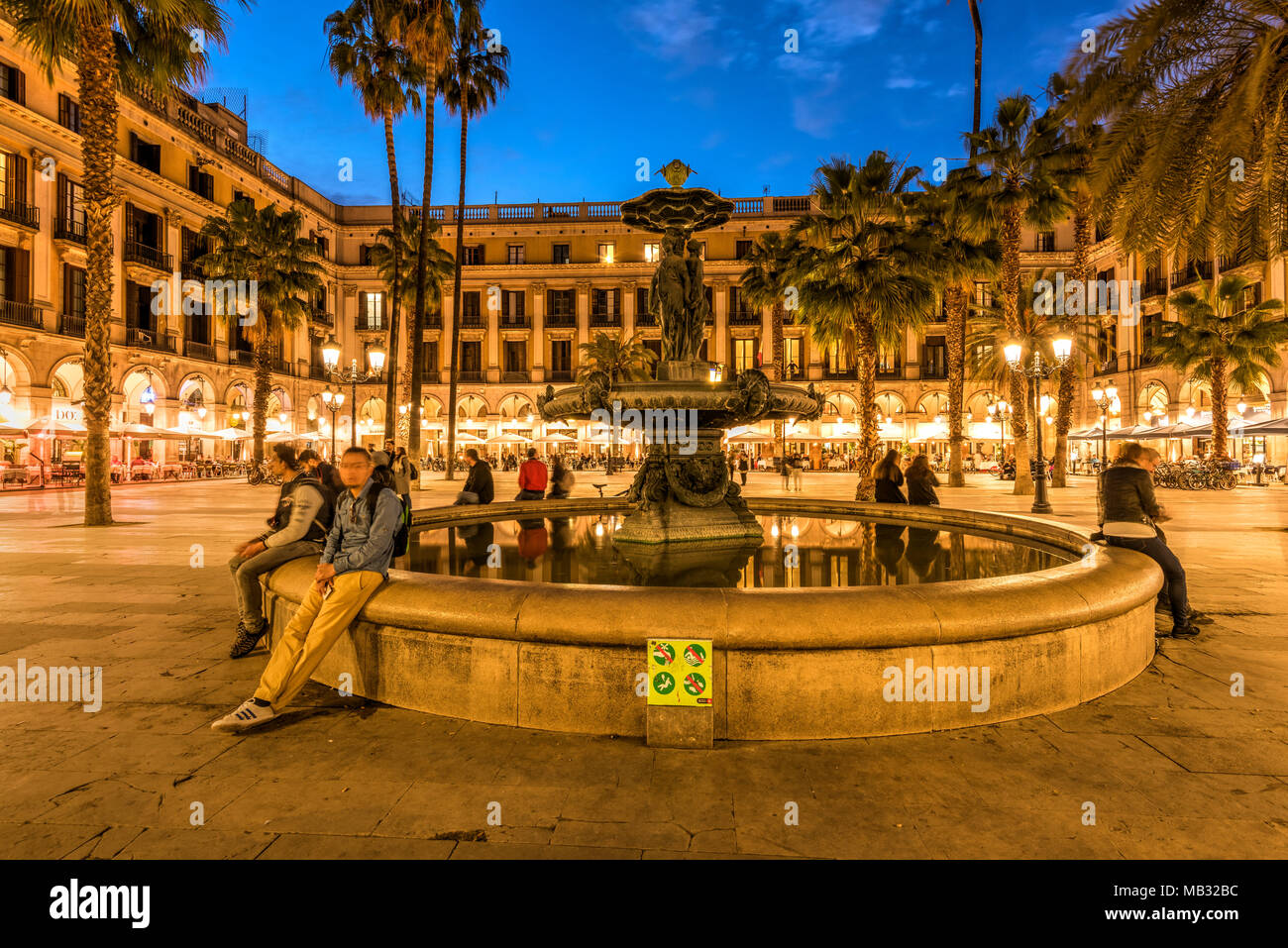 Placa Reial Apartment Barcelona For Sale at Dominic Nanya blog