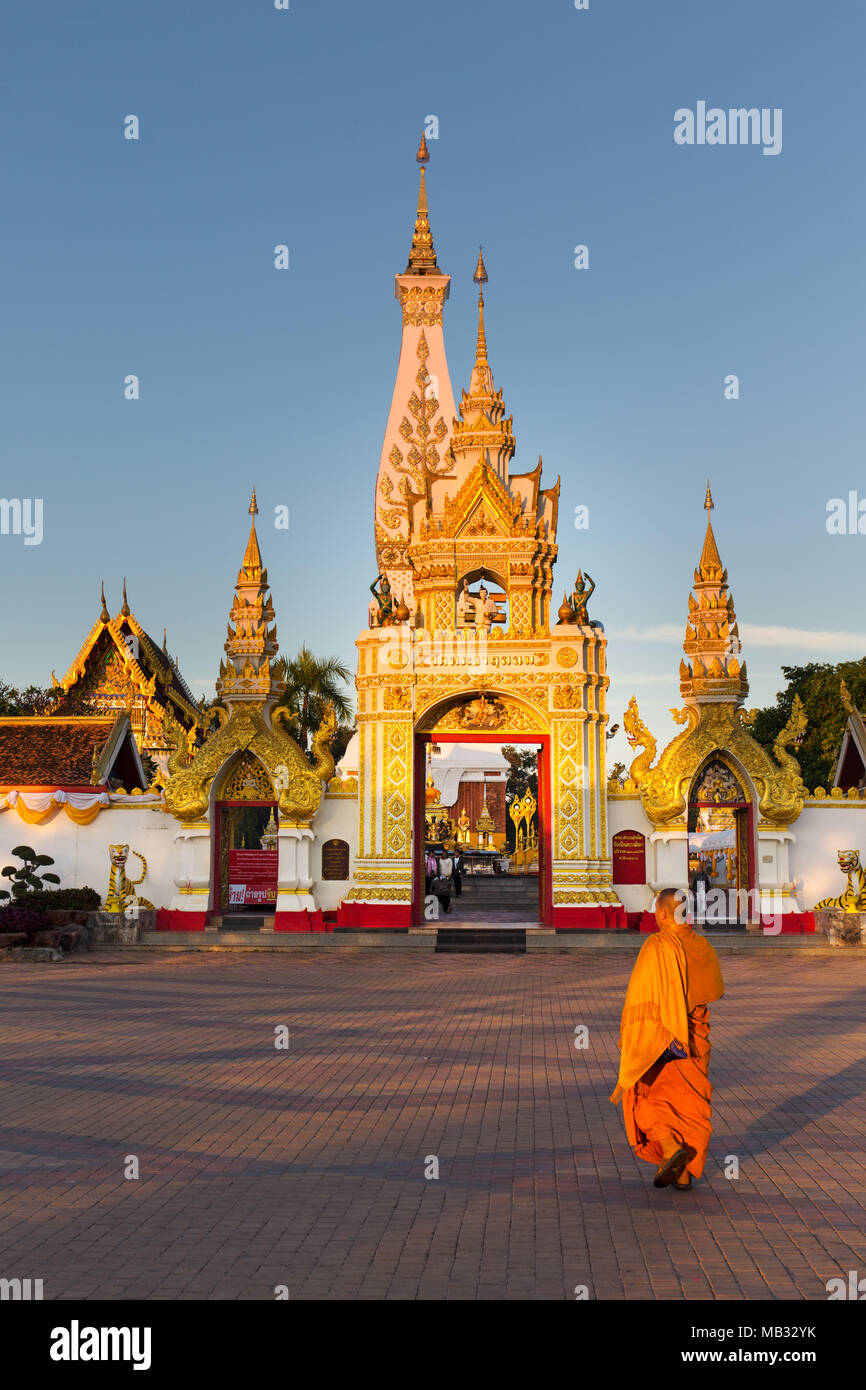 Monk in front of temple hi-res stock photography and images - Alamy