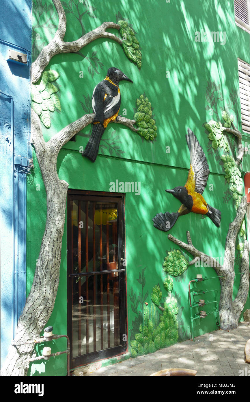 Wall mural bird art hi-res stock photography and images - Alamy