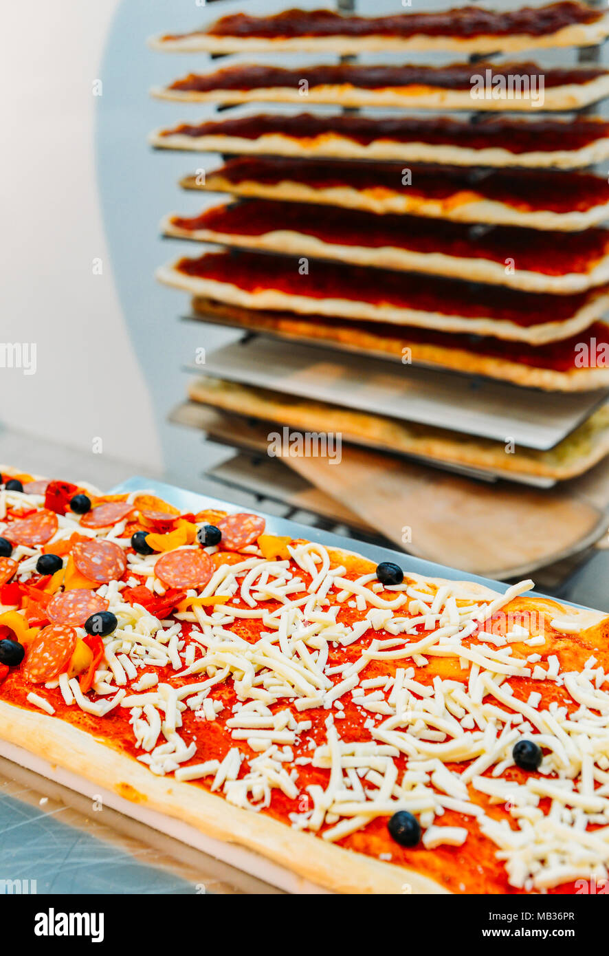 Roman style pizza hi-res stock photography and images - Alamy
