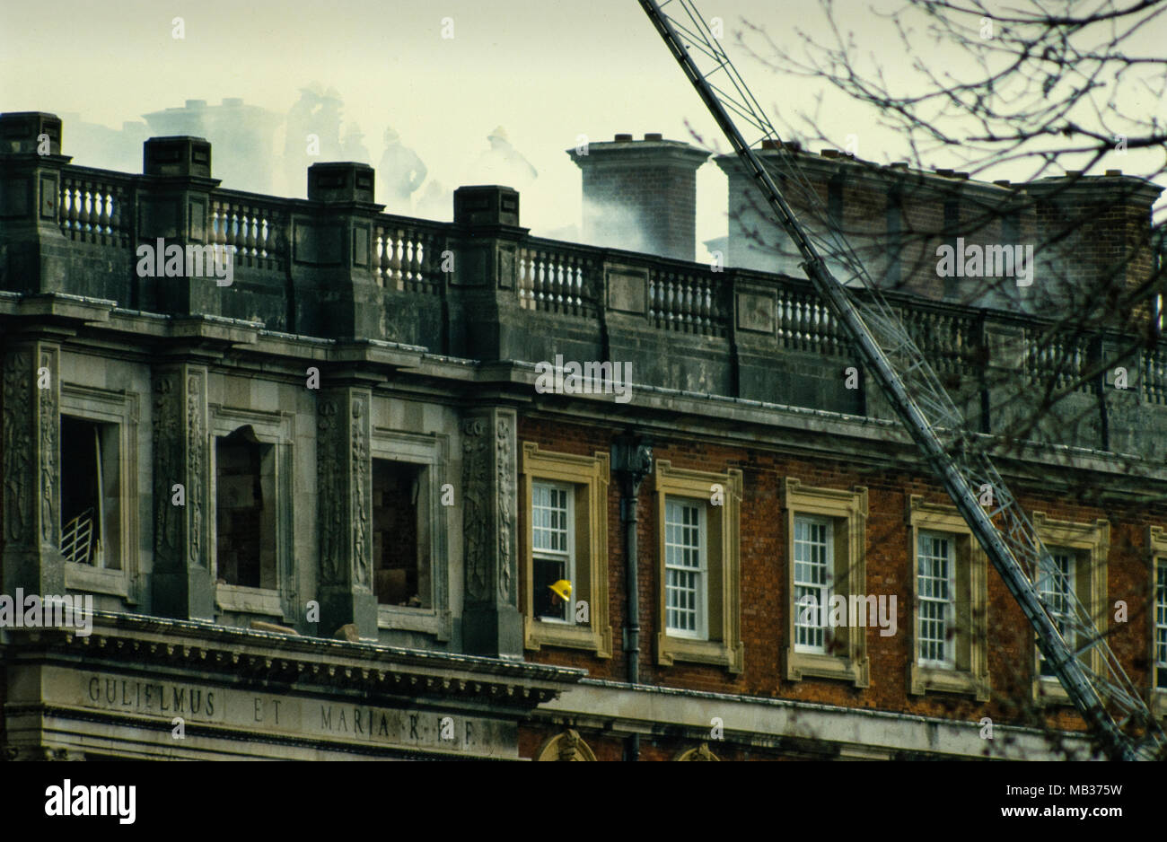 Hampton court palace henry viii hi-res stock photography and images - Alamy