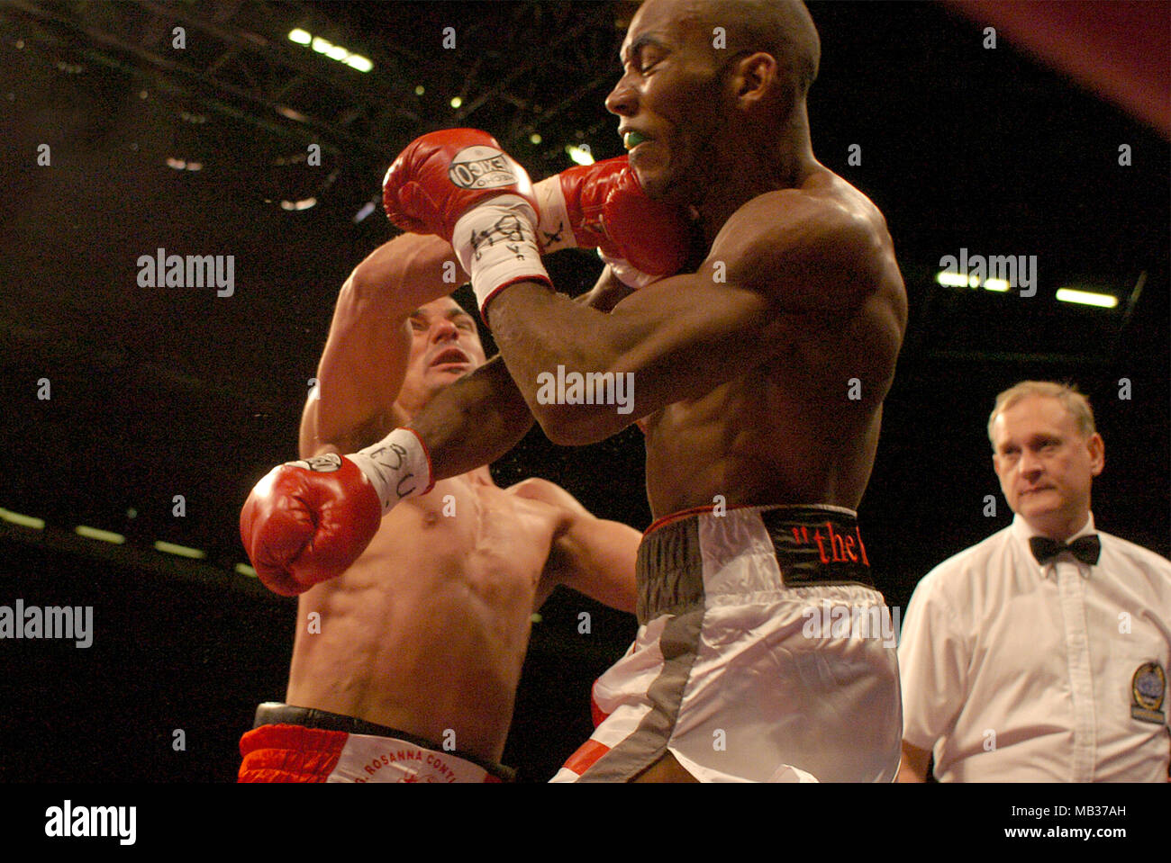 Junior boxing hi-res stock photography and images - Alamy