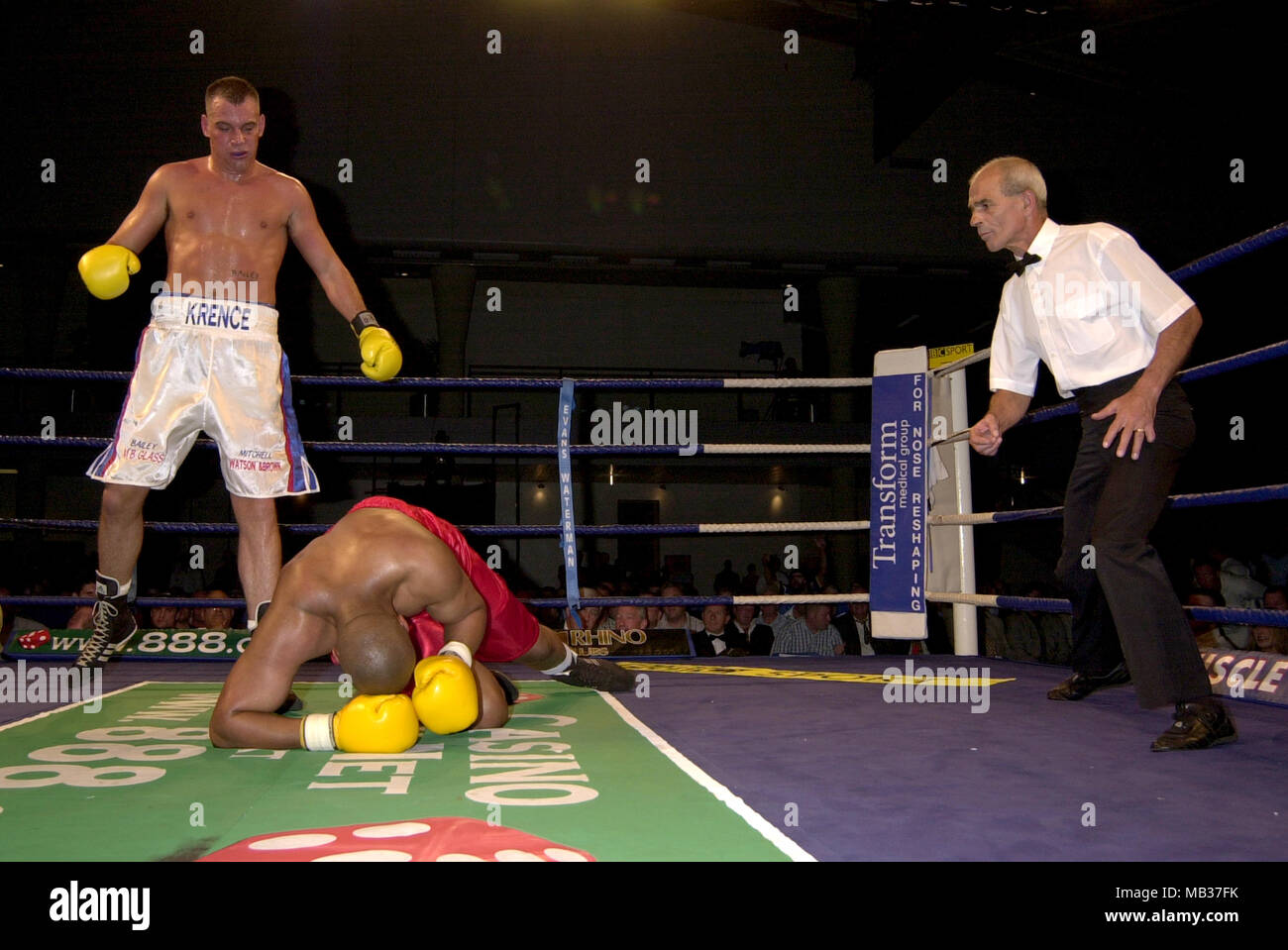 Knockout boxing hi-res stock photography and images - Alamy
