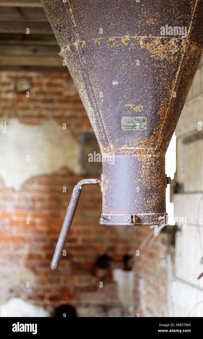 Oast chute hi-res stock photography and images - Alamy