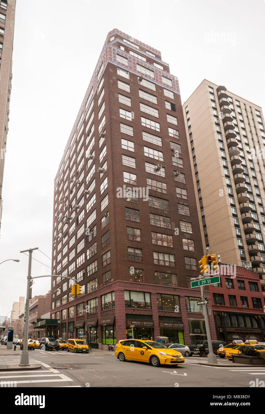 New york pre war architecture hi-res stock photography and images - Alamy