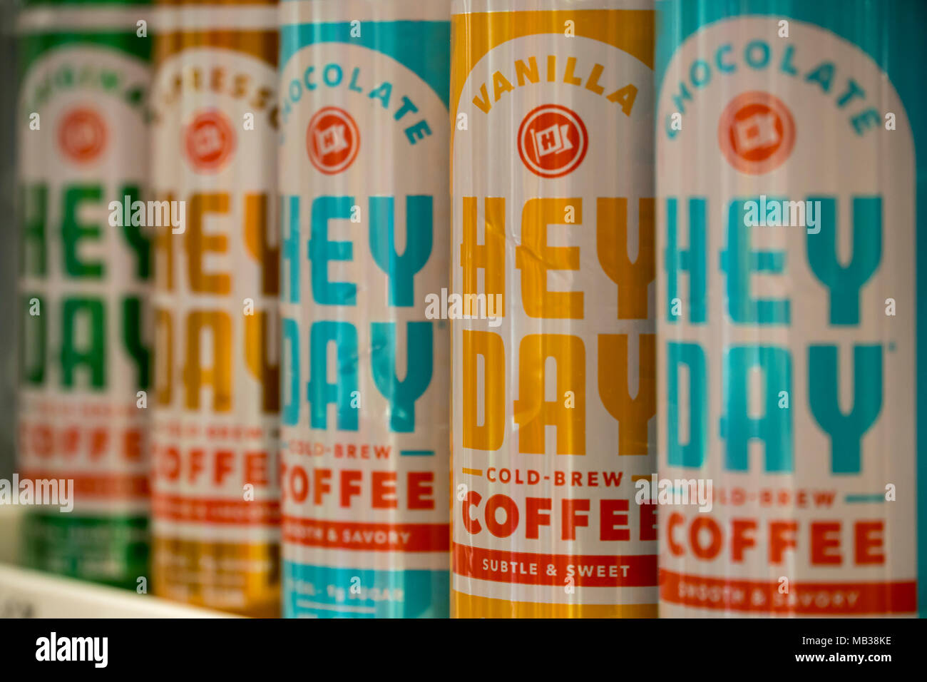 Coffee cans hi-res stock photography and images - Alamy