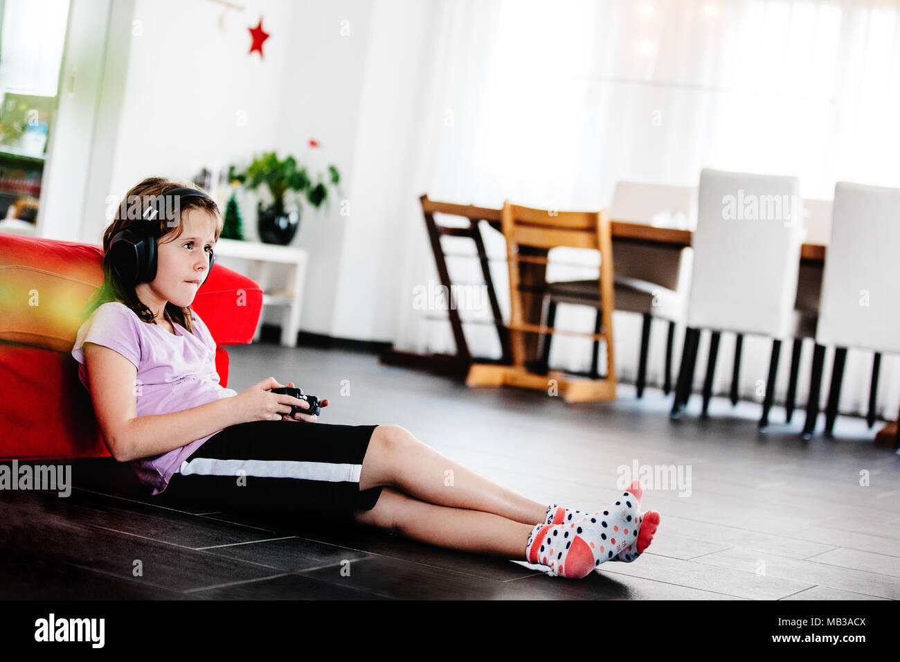 Children play playstation hi-res stock photography and images - Alamy