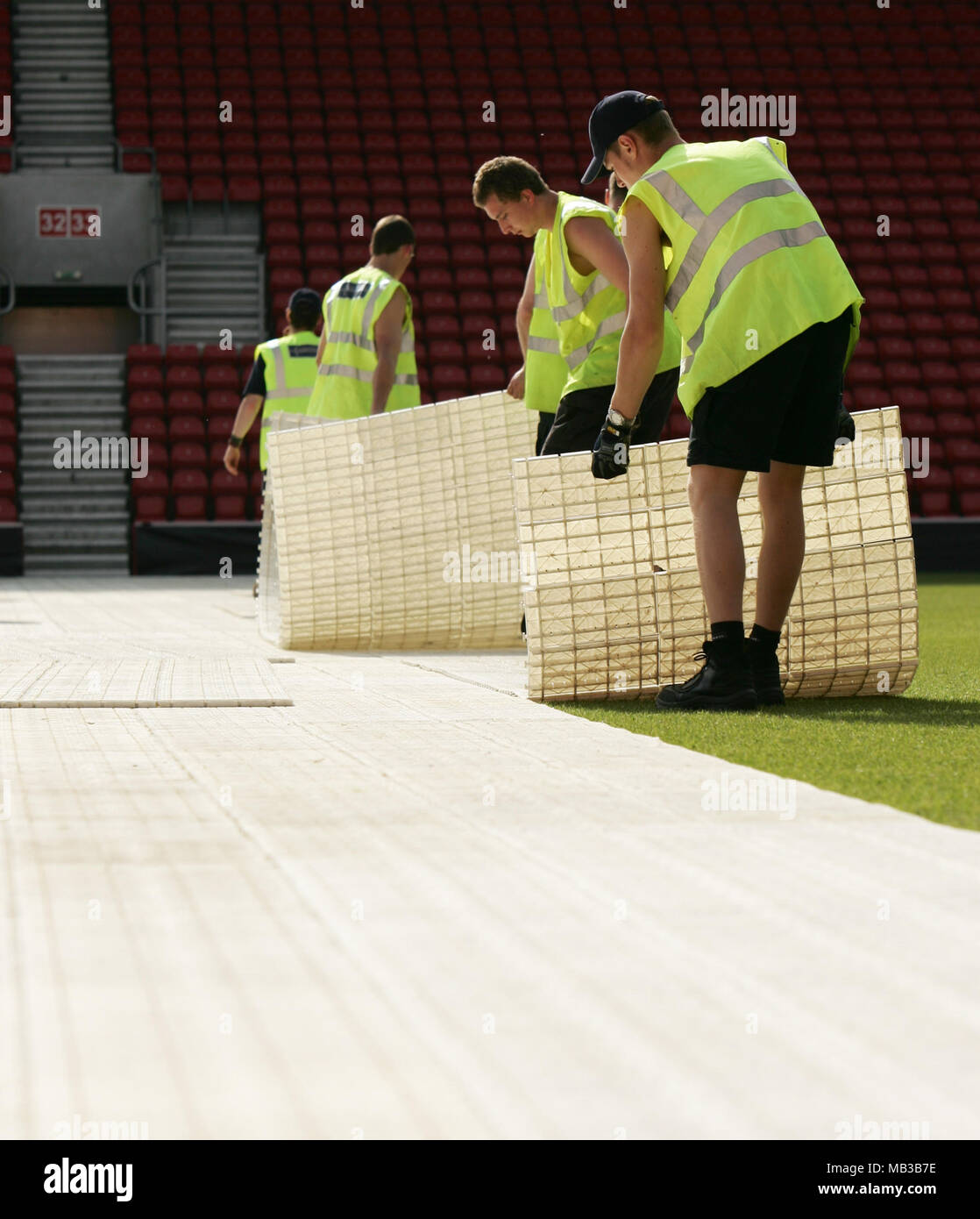 Footfall stadium hi-res stock photography and images - Alamy