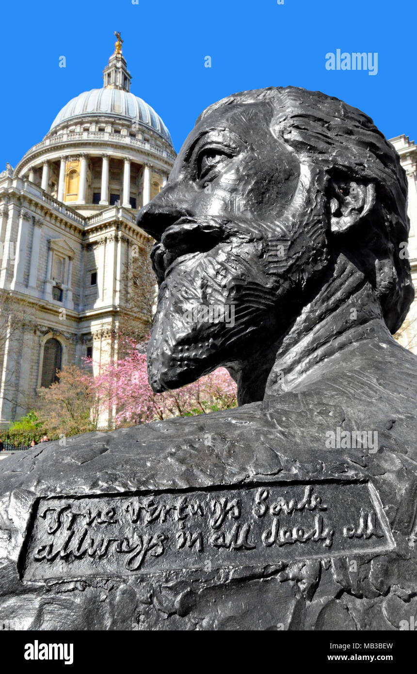 Statue st pauls cathedral hi-res stock photography and images - Alamy