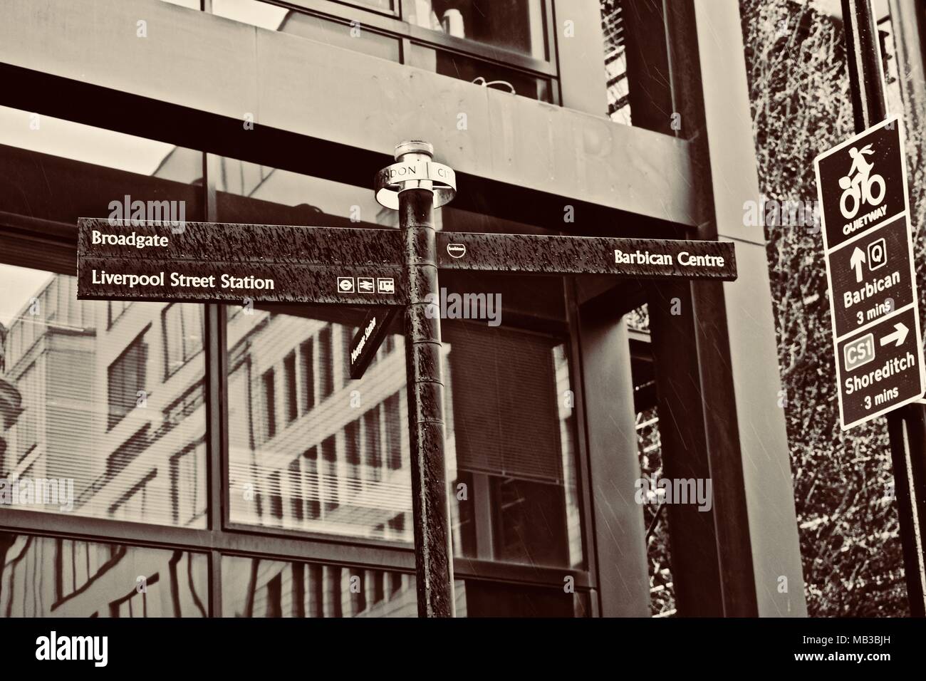 Sign post into London Stock Photo - Alamy