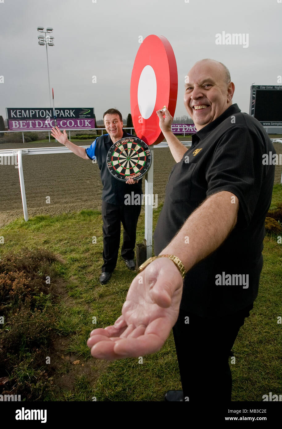 Darts cliff lazarenko hi-res stock photography and images - Alamy