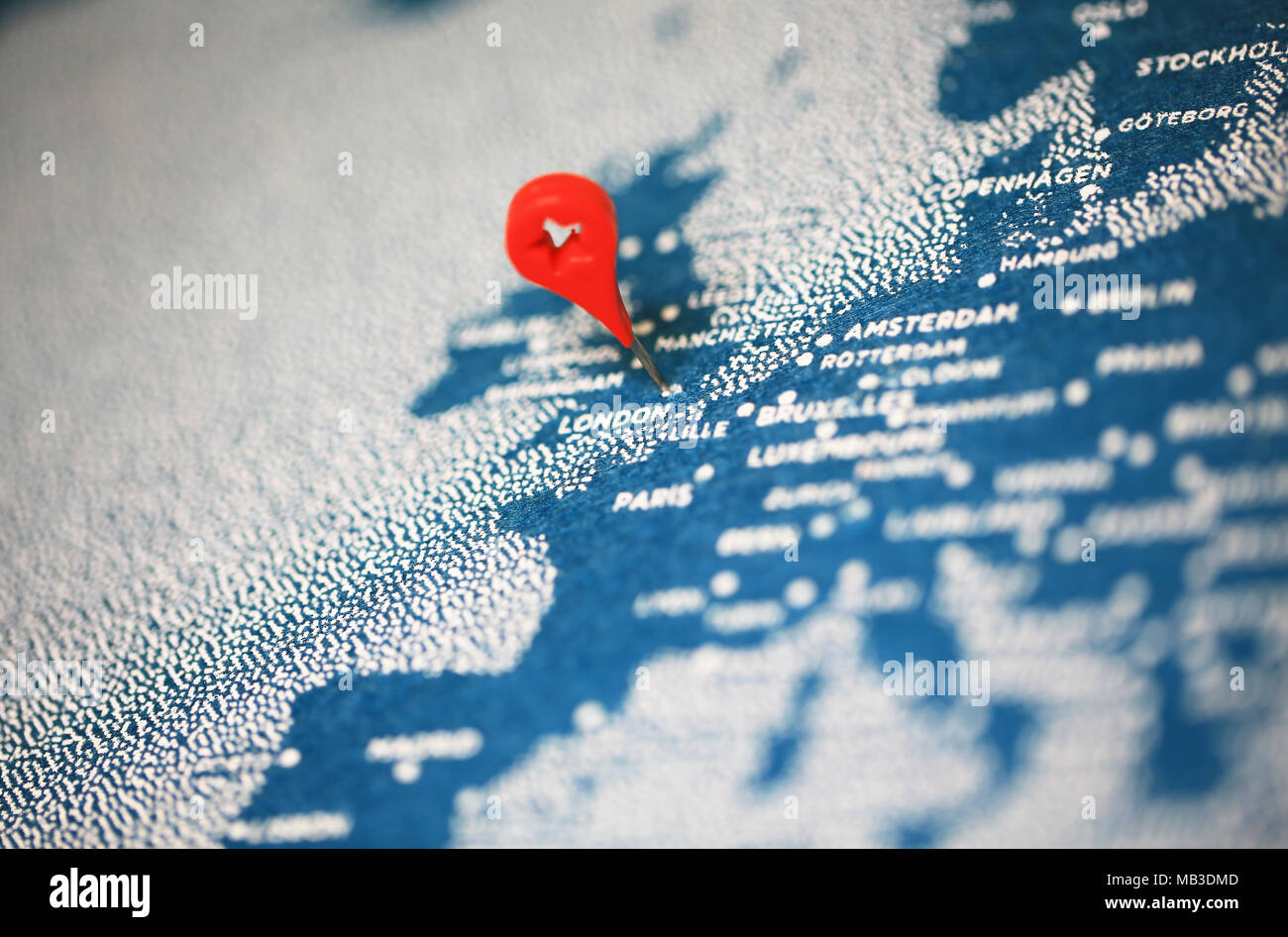 uk london map and pin Stock Photo - Alamy