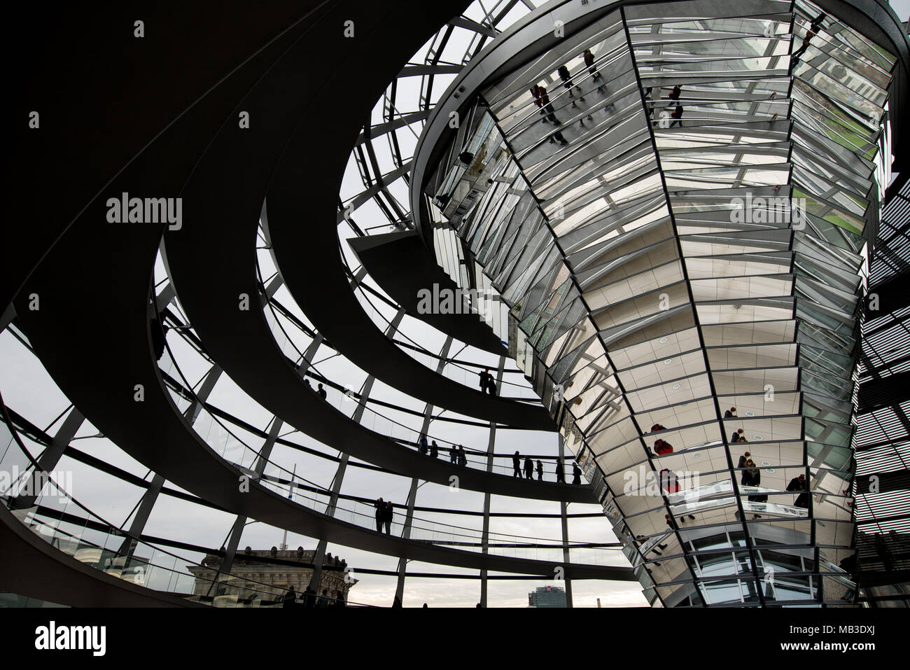 Inside glass dome building hi-res stock photography and images - Alamy