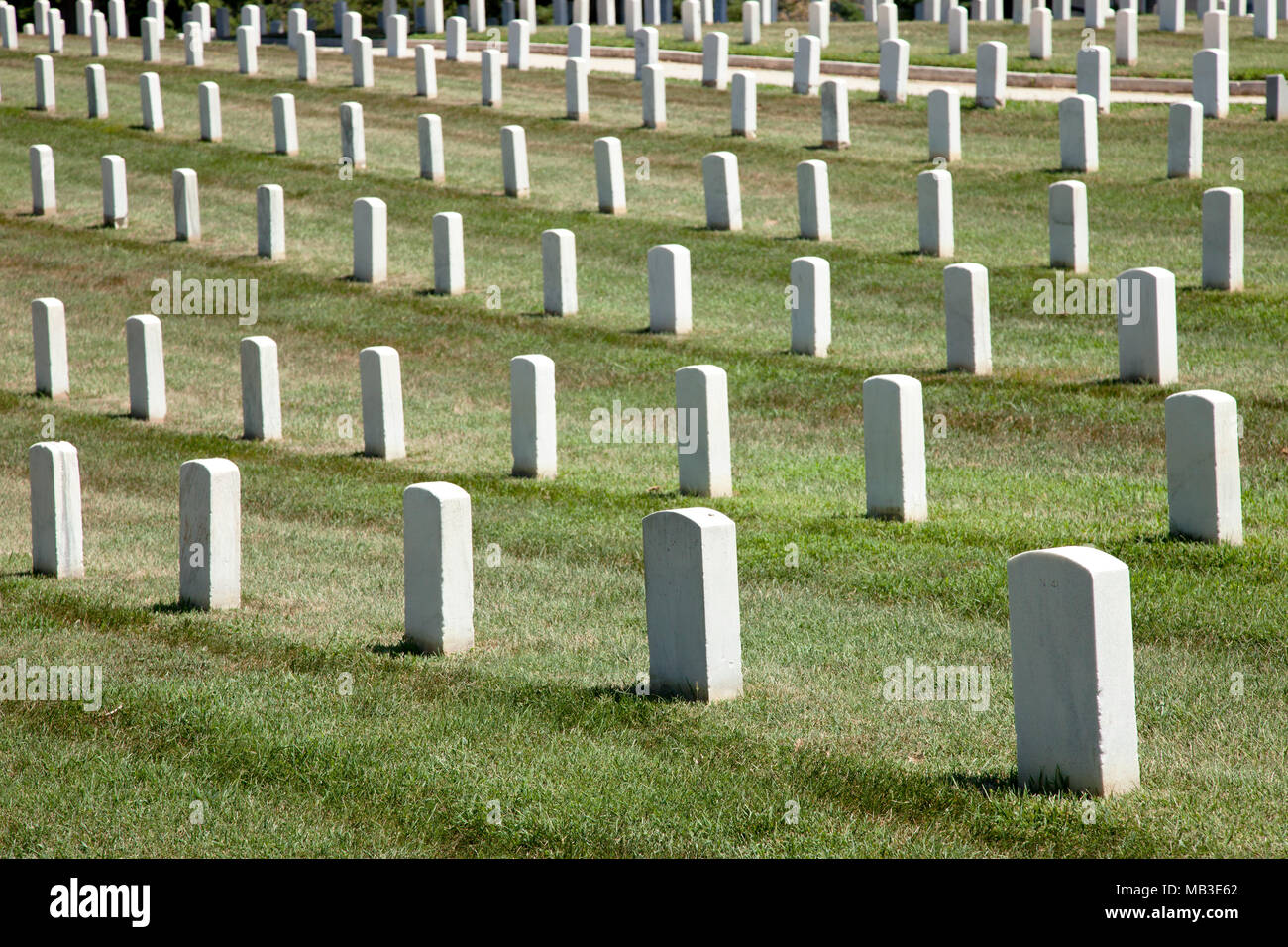 Rows of gravestones hi-res stock photography and images - Alamy