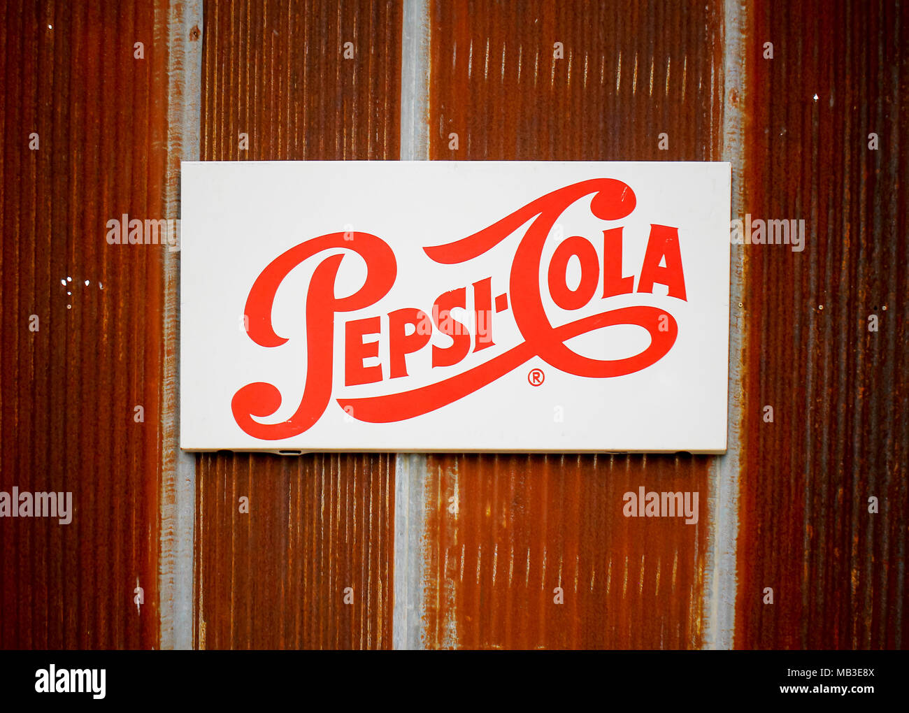 Old pepsi logo hi-res stock photography and images - Alamy