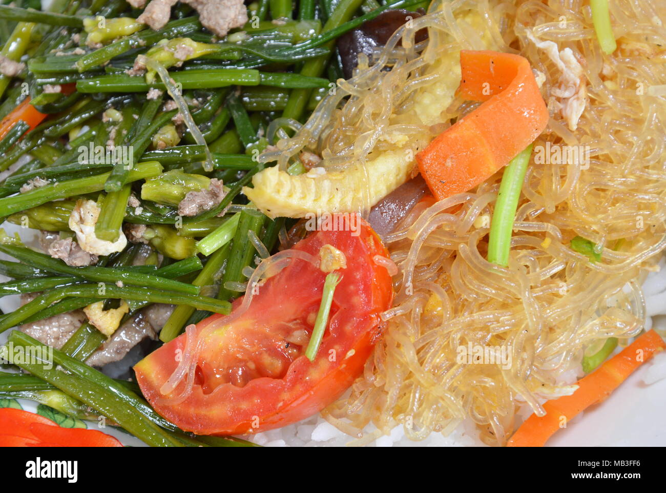 stir fried glass noodles and garlic chive on rice Stock Photo - Alamy