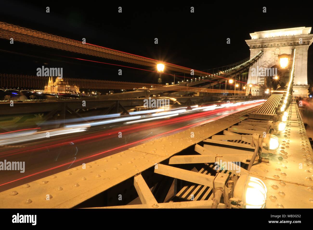 Chain Bridge at Night in Budapest Stock Photo - Alamy