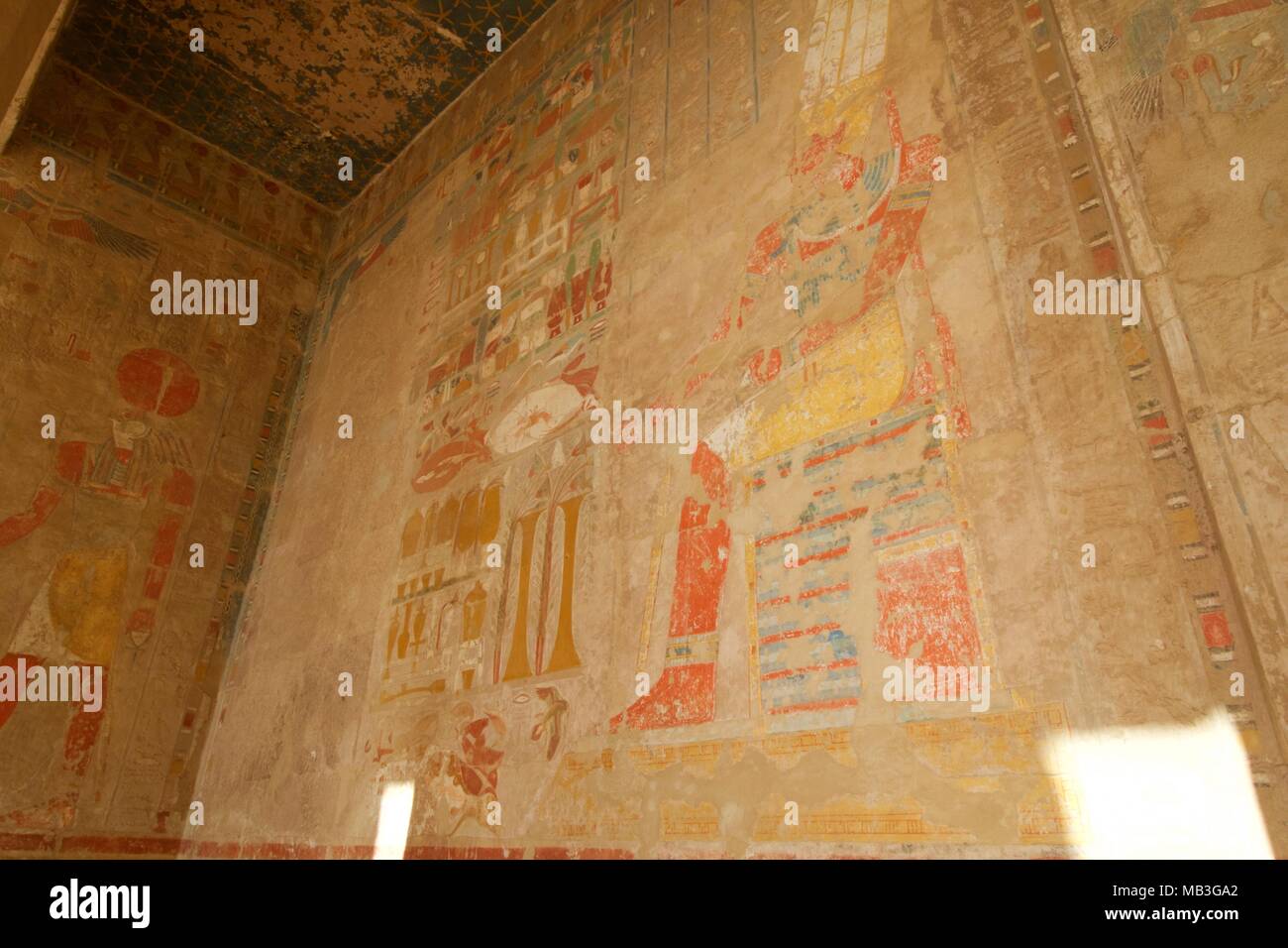 Queen Hatshepset's Tomb Stock Photo - Alamy