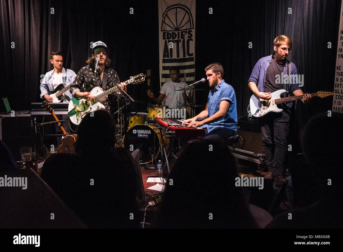 Headliner debut hi-res stock photography and images - Alamy