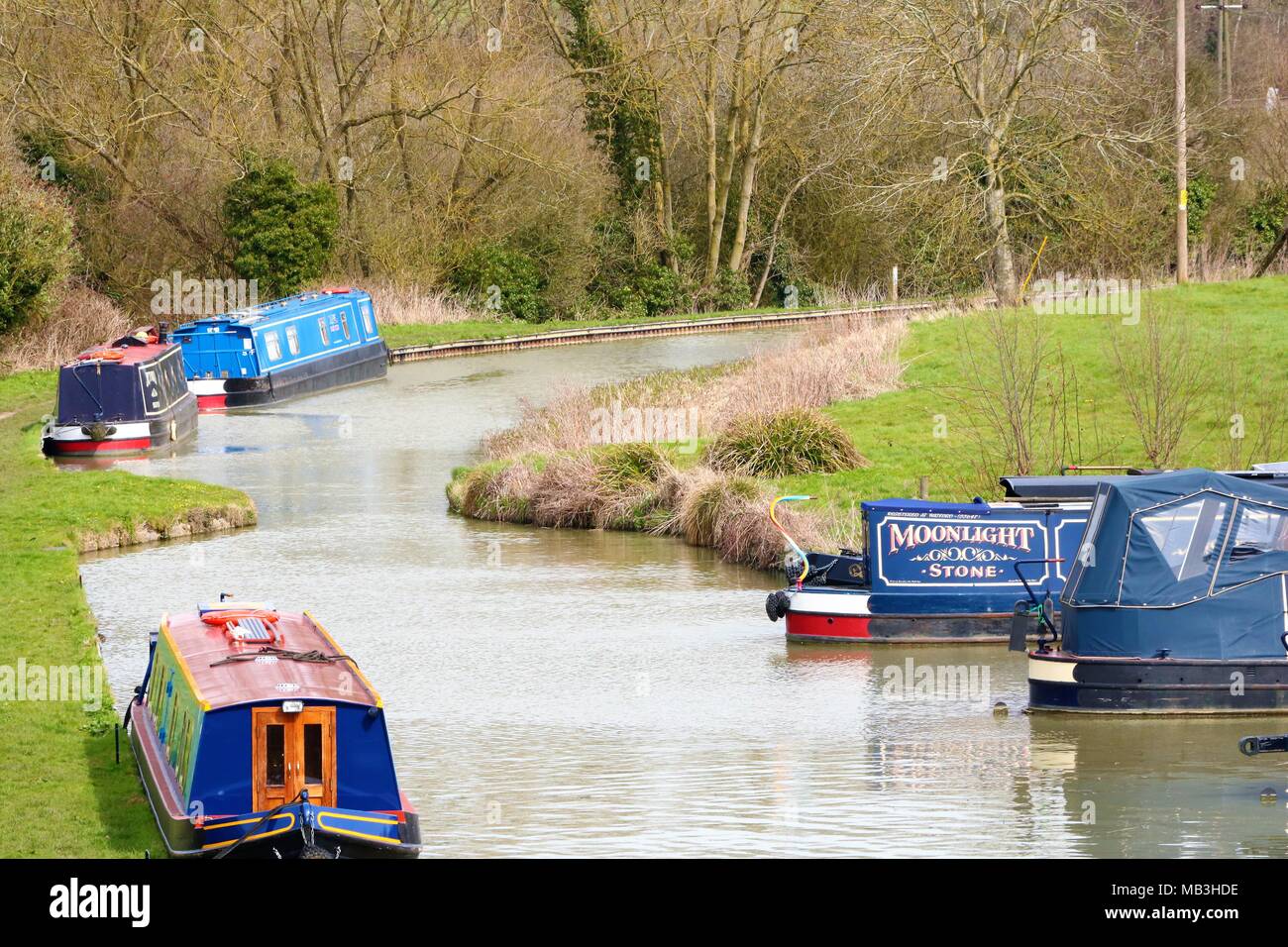 British summer holiday on canal hi-res stock photography and images - Alamy