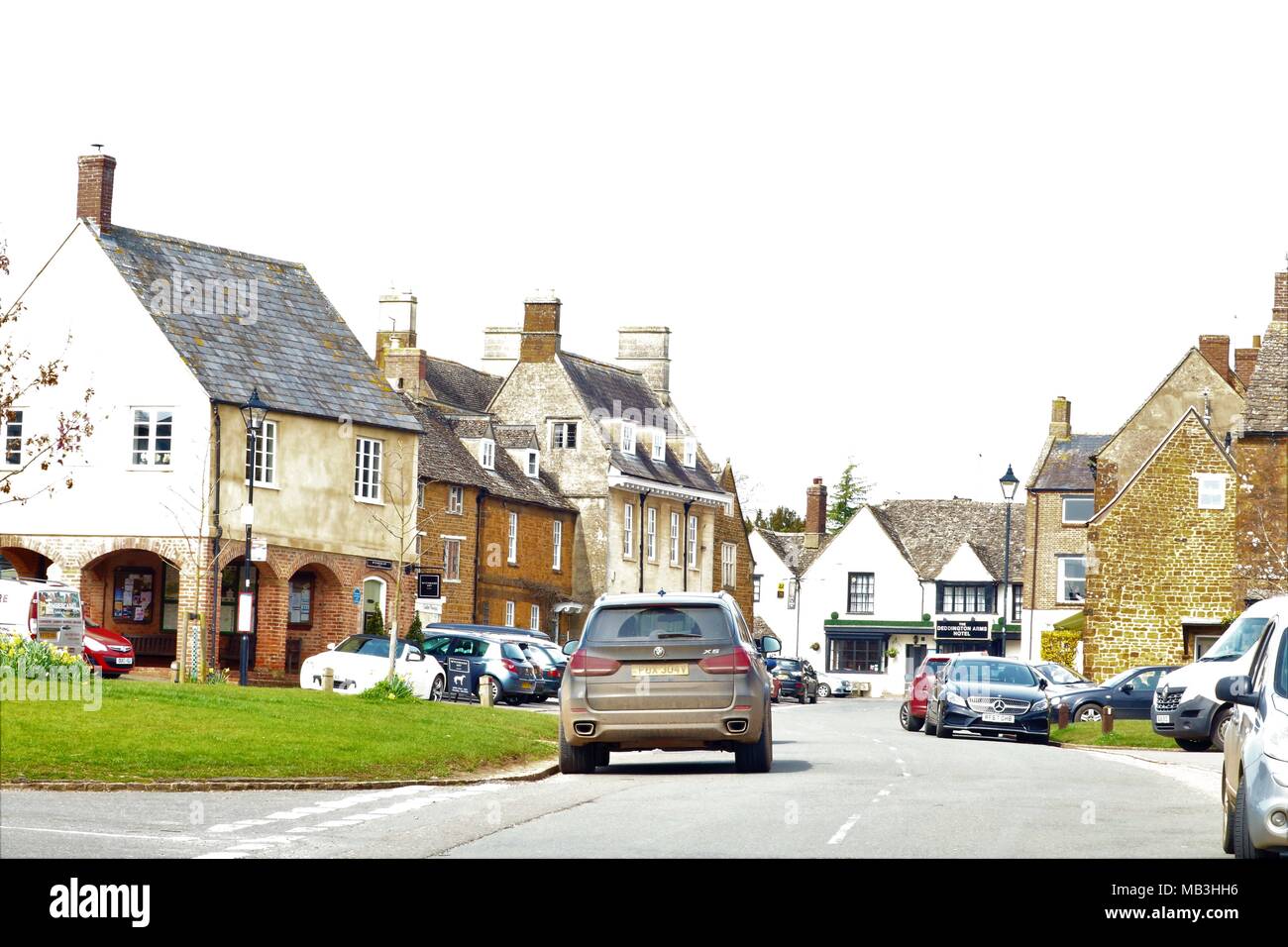 Deddington Town High Street, Oxfordshire, UK Stock Photo - Alamy