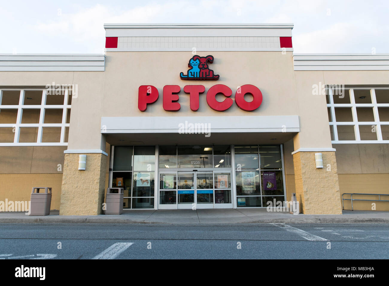 Retail store front storefront hi-res stock photography and images - Alamy