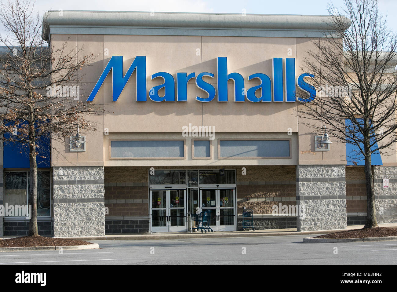 Marshalls storefront hi-res stock photography and images - Alamy