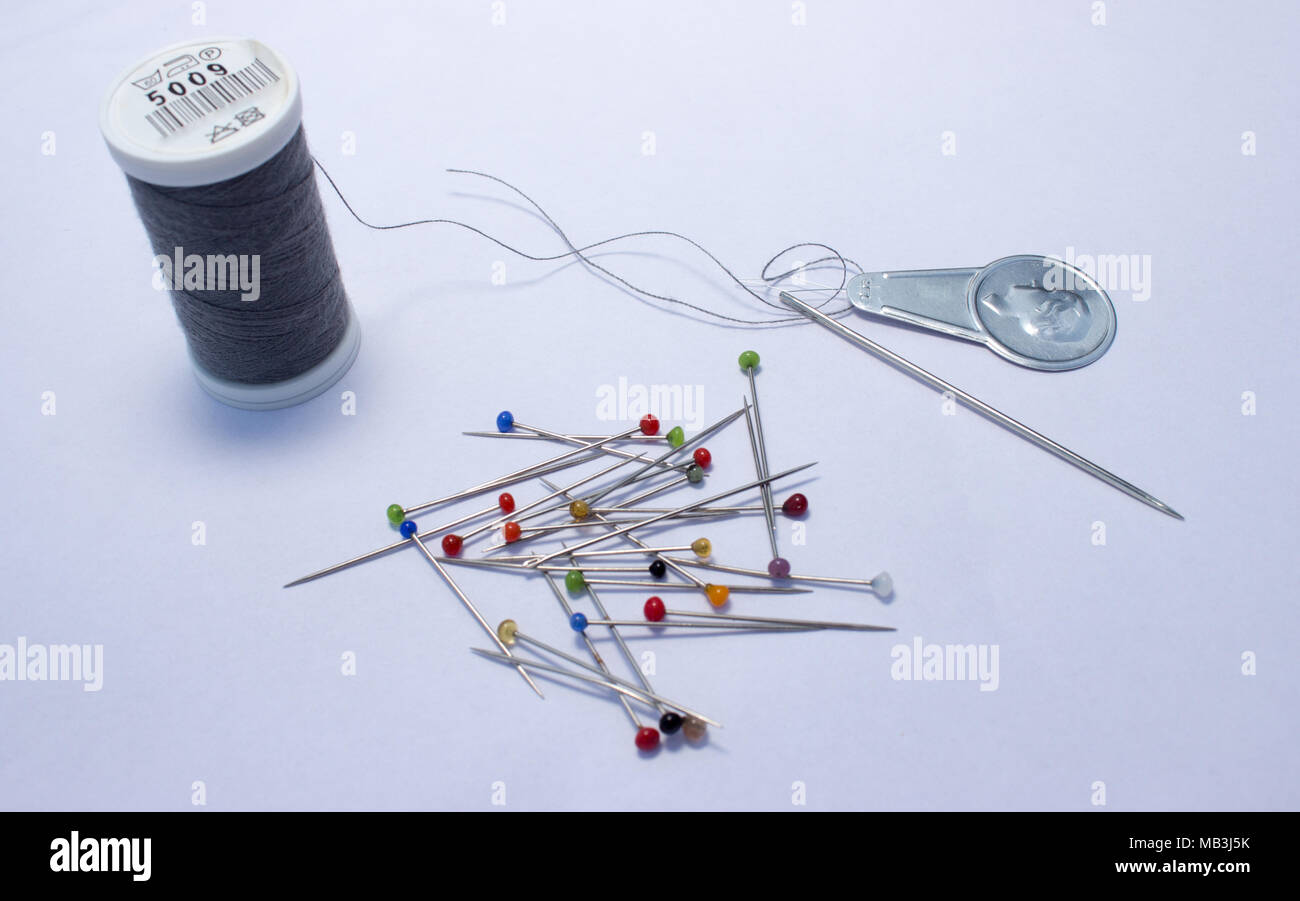 Needle threader hi-res stock photography and images - Alamy